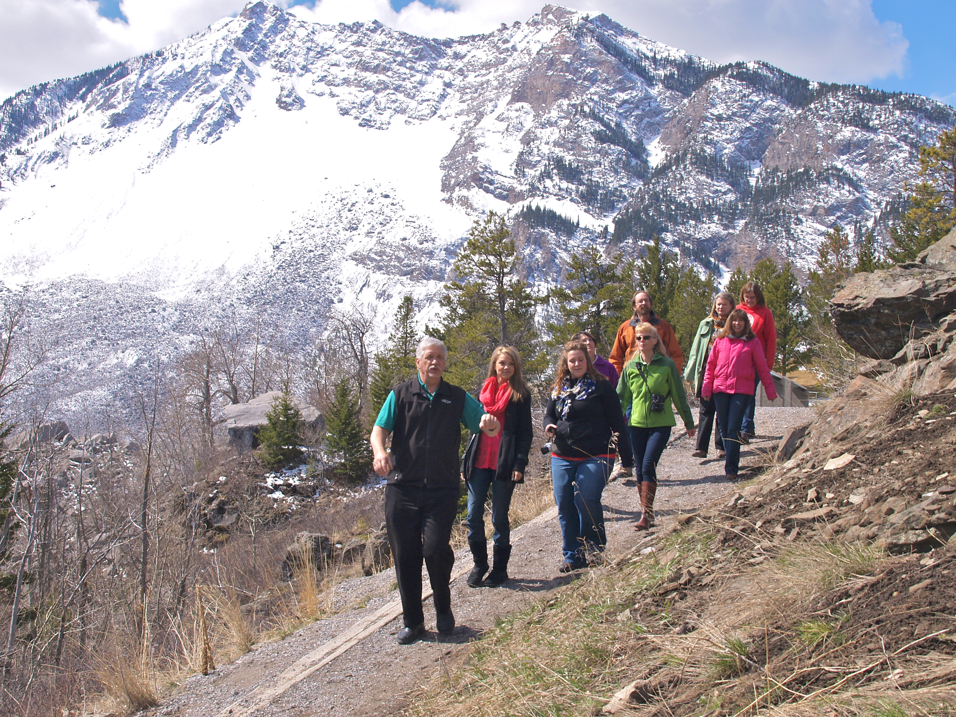 Programs & Experiences | Frank Slide Interpretative Centre